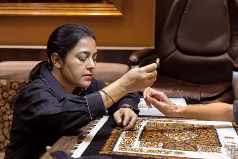 Delhi: Textile Trail Tour with Artisan Interaction - Who Soaks Up the Most Value?