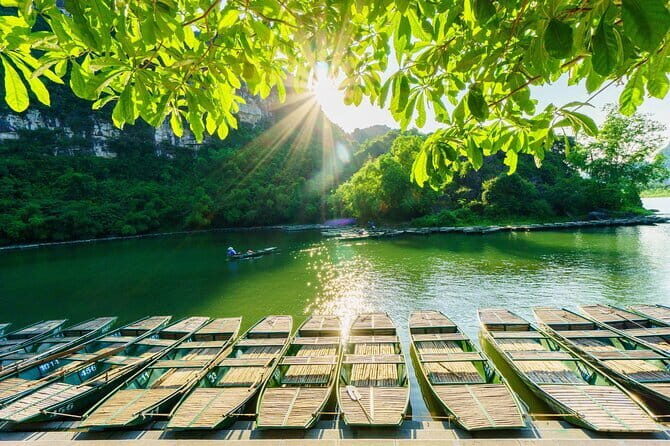 Deluxe Hoa Lu Trang An Mua Cave Small Group Experienced Guide - Who Is This Tour Best For?