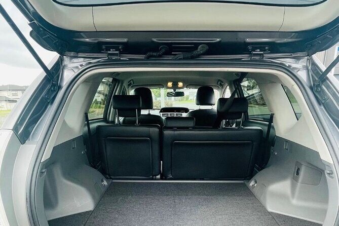 Deluxe Transfers - Auckland Airport - Who Should Consider This Service?