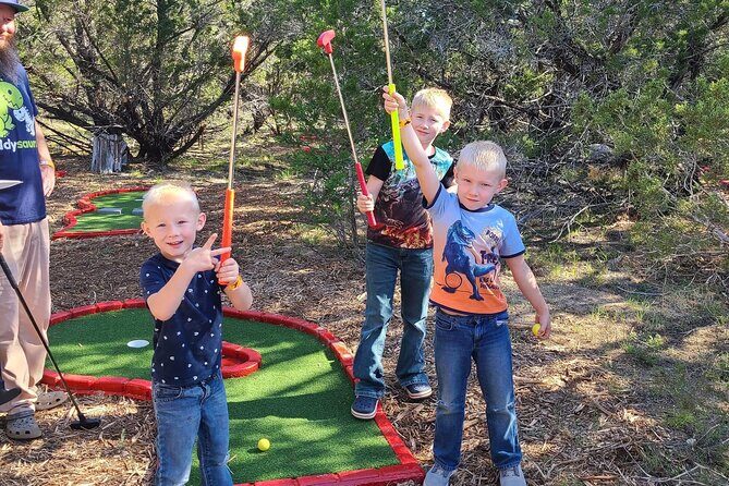 Dinosaur World Glen Rose - Fossil Dig and Gem Mining: Becoming a Little Paleontologist