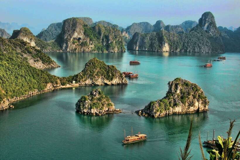 Discover Ha Long Bay's Wonders on a Day Cruise from Hanoi - Who Will Love This Tour?