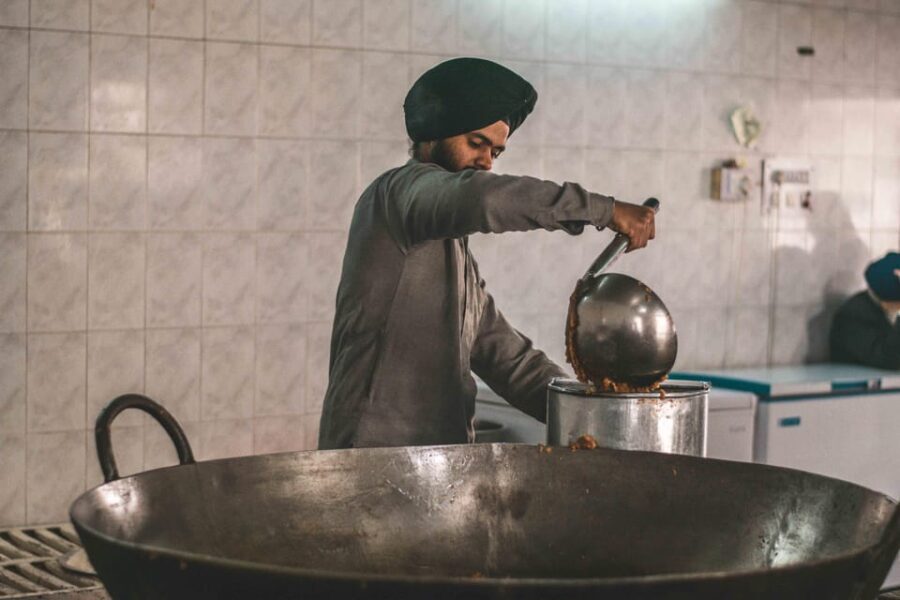 Discover Old Delhi: 3-Hour Group Walking Tour - Markets and Cultural Gems