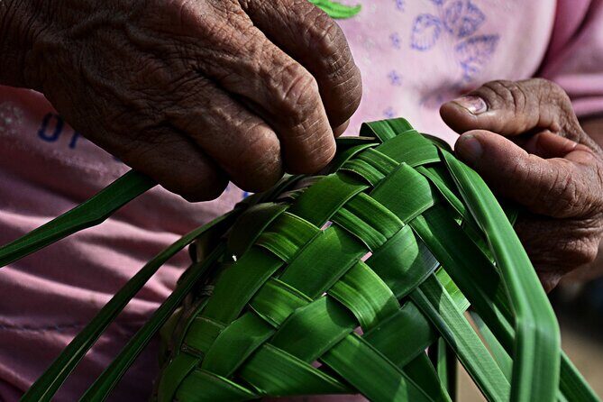 Discover Tahiti Nui, its landscapes and iconic sites. - Tour Itinerary in Detail
