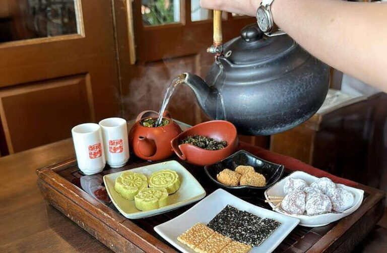 Discover Taiwan's Charms: Jiufen & Shifen Private Day Tour - Authentic Experiences and Review Insights