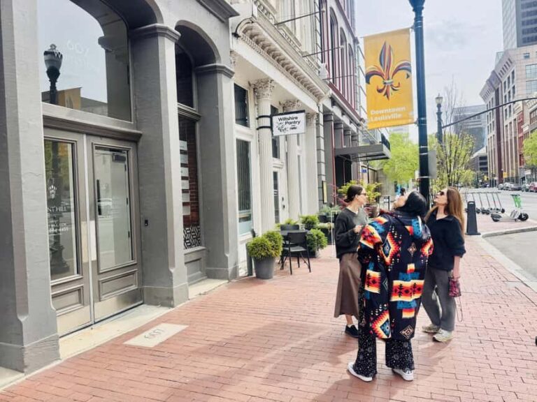 Downtown Louisville: Misfits and Mayhem Walk with Cocktail - Detailed Breakdown of the Itinerary