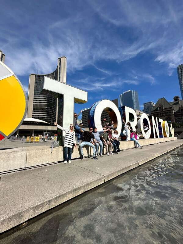 Downtown Toronto: Walking tour experience. English/Spanish - Who Should Consider This Tour?