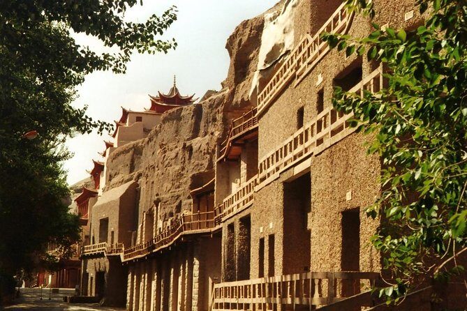 Dunhuang Highlight Tour:Visit the Mogao Grottoes and plus 3 special Caves - Exploring the Main Caves: Art and History in Focus
