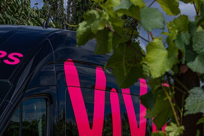 East Kelowna Full Day Guided Wine Tour With 5 Wineries - The Sum Up
