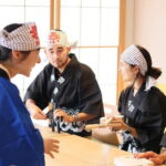 Easy for everyone! Now you can play handmade mini shamisen and show off to everyone! Musical instruments, sweets and live music - Learning to Play and Read Music