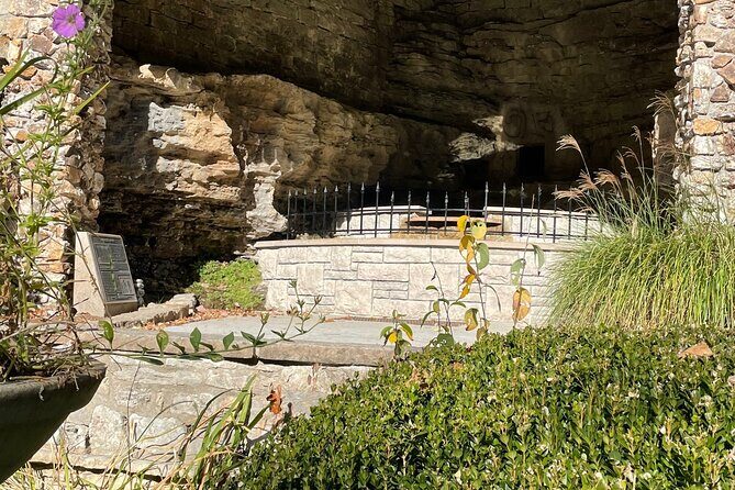 Eureka Rocket: Eureka Springs City Tour by Golf Cart - An In-Depth Look at the Eureka Rocket Golf Cart Tour