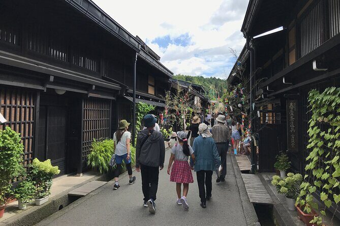 EXPERIENCE TAKAYAMA OLD TOWN 30 MINUTES walk - Takayama’s Old Town: The Heart of the Experience