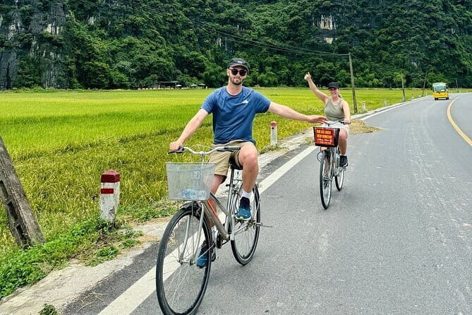 Explore Hoa Lu, Mua Cave, Van Long Nature Reserve, Biking, Buffet - Lunch and Cycling in Ninh Binh