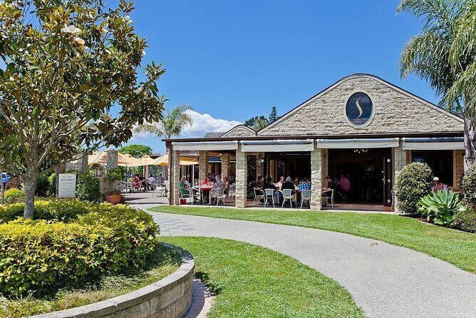 Explore West Auckland with Winery - Transportation and Guide Experience