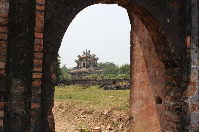 Exploring Hue Imperial City, Tu Duc tomb and Thien Mu pagoda With lunch - FAQ