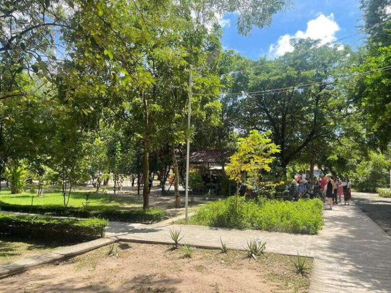 Exploring Phnom Penh: A Comprehensive City Tour Guide