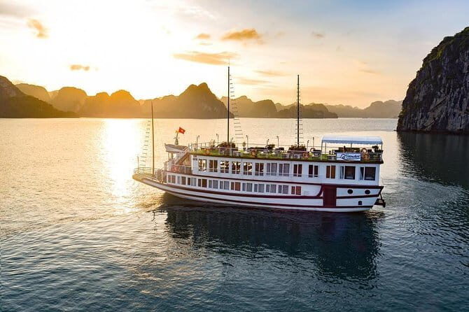 Fantastic 2 days-1 night Lavender Cruise with:kayak,meals,fishing,transfer,guide - Experiencing Ha Long Bay in Style and Comfort