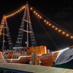 Feel the love on a romantic dinner at Cancun sea, with live music and open bar. - Detailed Breakdown of the Experience