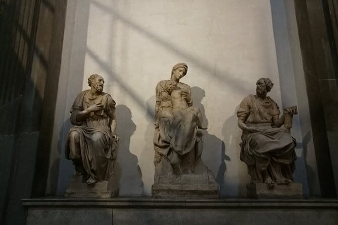 Florence: 1.5 hour Medici Chapels monolingual small-group guided tour - FAQ