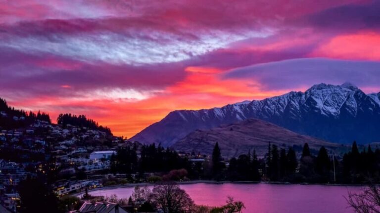 Franz Josef to Queenstown Tour via Wnaka - Transportation and Group Size