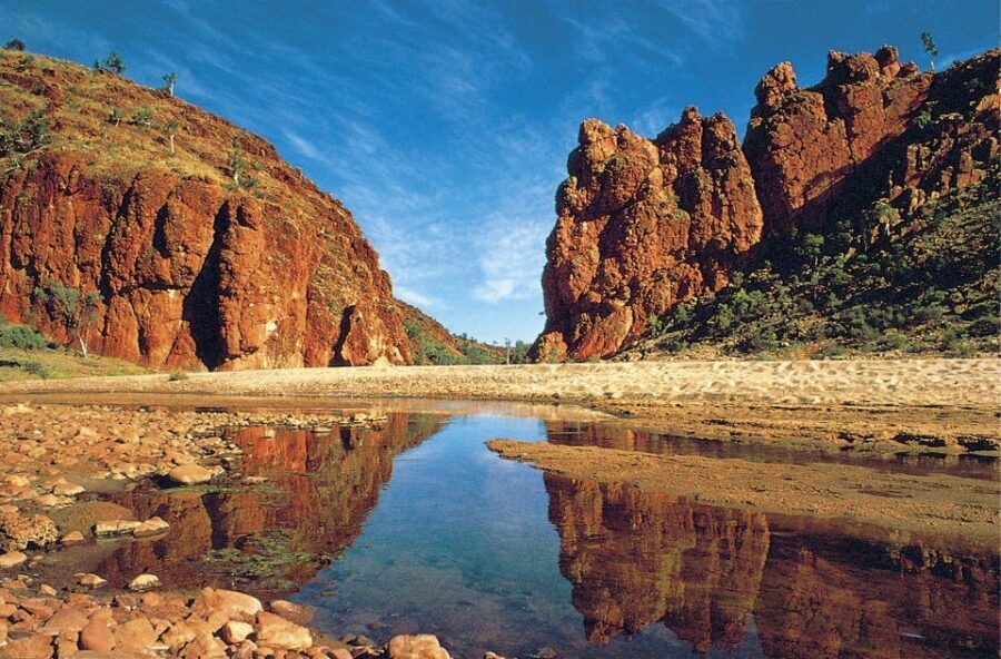 From Alice Springs: Palm Valley 4WD Outback Safari + Picnic - Exploring the Outback: The Itinerary in Detail