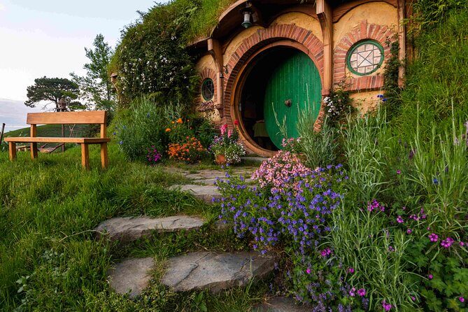 From Auckland:Hobbiton Movie Set & Waitomo Caves Small Group Tour - Why This Tour Offers Great Value