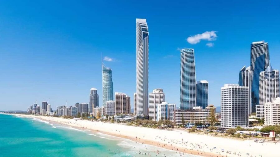 From Brisbane: Gold Coast Day Tour with Lunch - Wildlife Encounters at Coombabah Lakeland