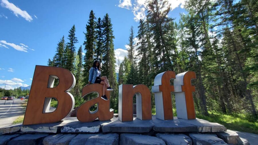 From Calgary to Banff: Day Trip with Wolfdog Sanctuary Visit - Who this tour is perfect for