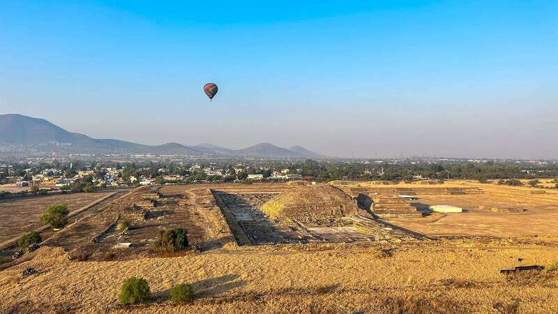 From CDMX: Hot air balloon ride, guided visits to Teotihuacan and Guadalupe - The Hot Air Balloon Experience