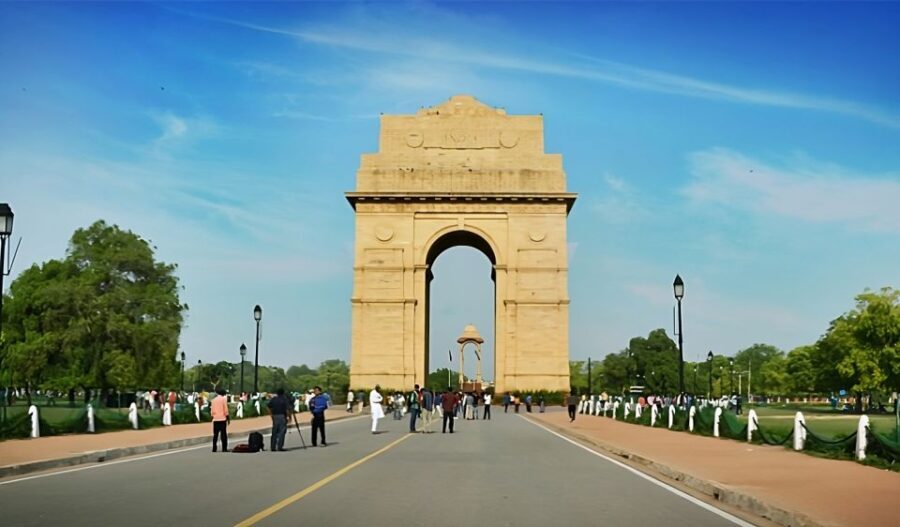 From Delhi Airport: Guided Layover Delhi City Tour - Navigating the City: A Mix of Historical and Cultural Sights