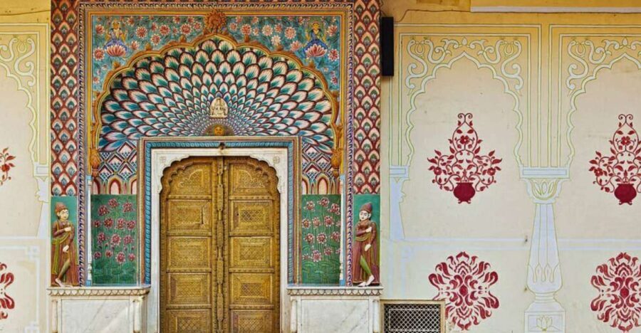 From Delhi: Jaipur Day Tour with Hotel Pickup by Car - Jal Mahal: The Water Palace