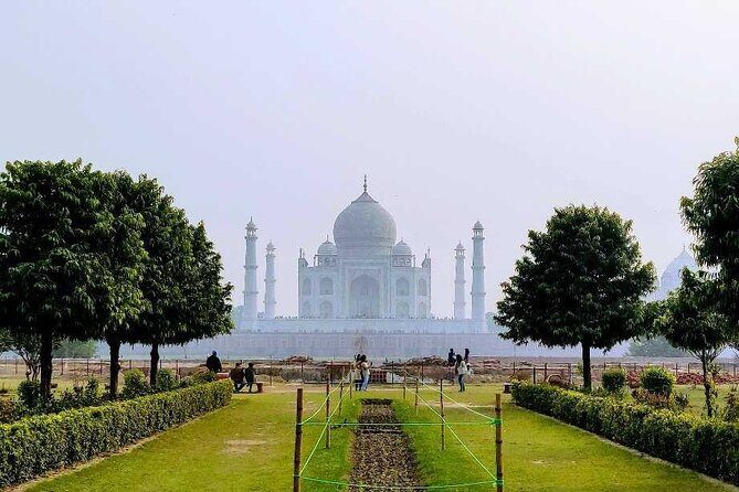 From Delhi - Private Taj Mahal Agra Day Trip by Express Train - The Taj Mahal: A Must-See Masterpiece