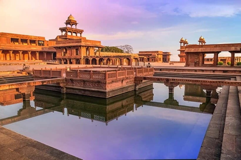 From Delhi -Same Day Agra Tour by Express Train - Exploring Agra Fort: A Mughal Powerhouse