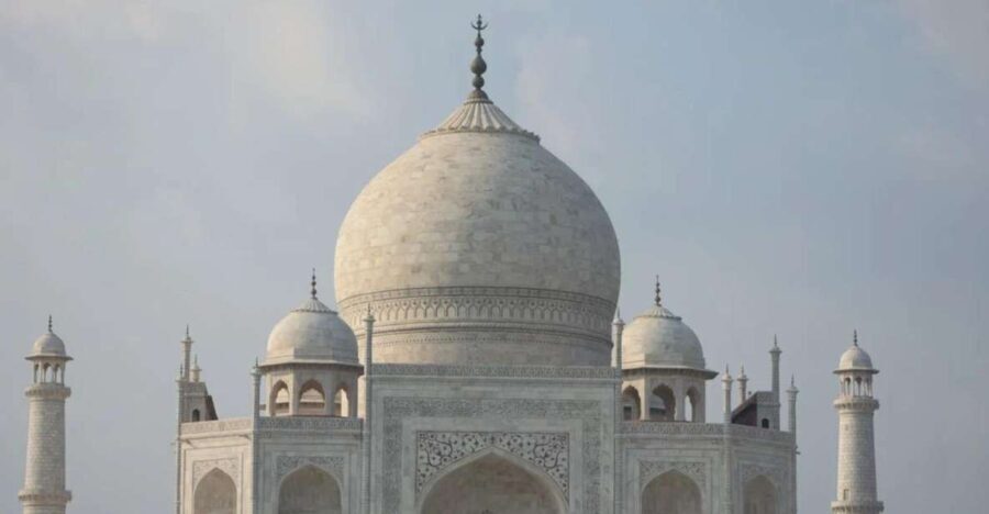 From Delhi: Taj Mahal & Agra Day Trip with Fatehpur Sikri - Exploring the Taj Mahal
