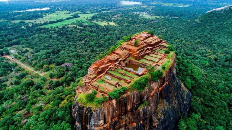 From Habarana: Dumbulla Cave & Sigiriya Fortress Tour