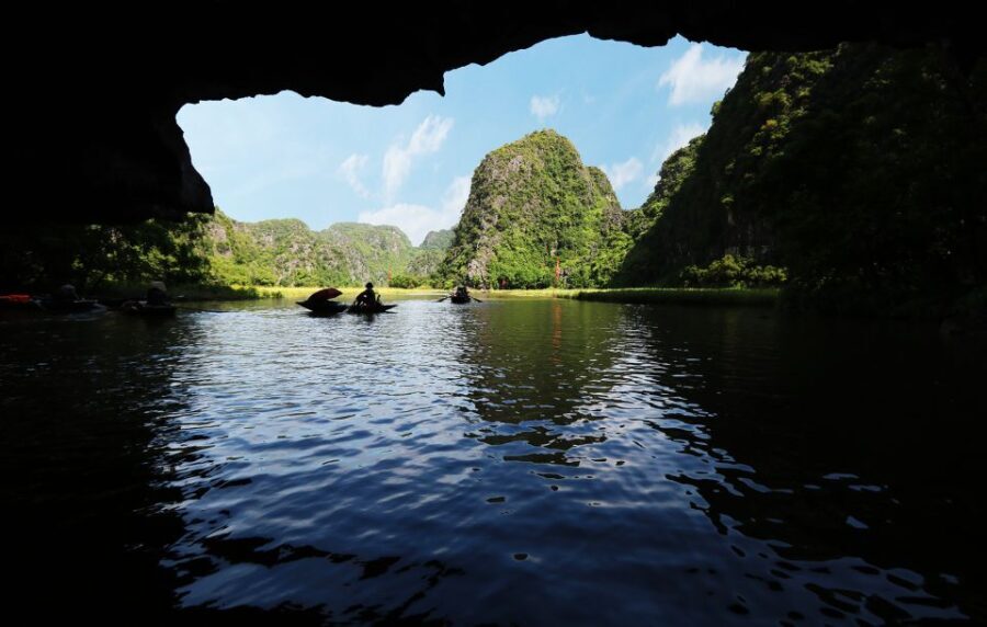 From Hanoi: 2-Day Ninh Binh Tour with Accommodation & Meals - An In-Depth Look at the Ninh Binh Experience
