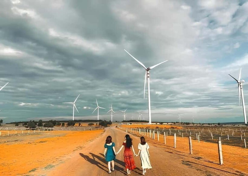 From Ho Chi Minh: Explore the Mui Ne Sand Dunes In 1 Day - The Transportation and Itinerary: What to Expect