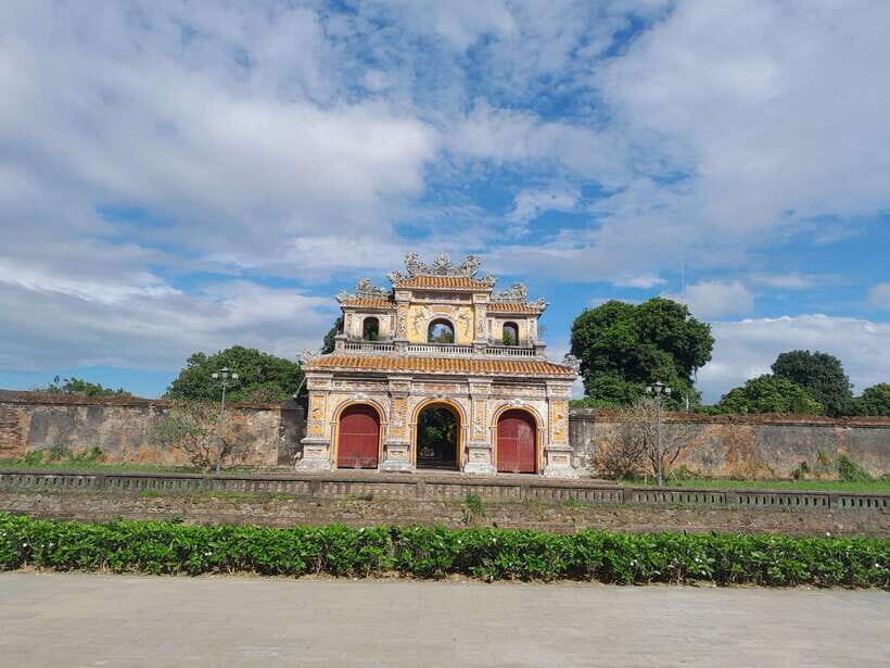 From Hue: Private Transfer to Hoi An with Hue Royal Tombs - Practical Details and Considerations