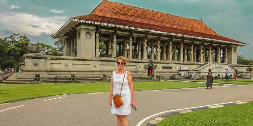 From Kalutara: Colombo City Tour - An Introduction to the Tour