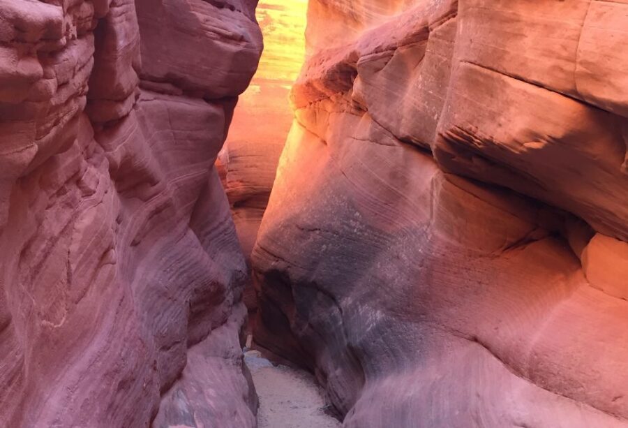 From Kanab: 3-Hour Peek-a-Boo Slot Canyon Hiking/Photo Tour - The Itinerary: What to Expect