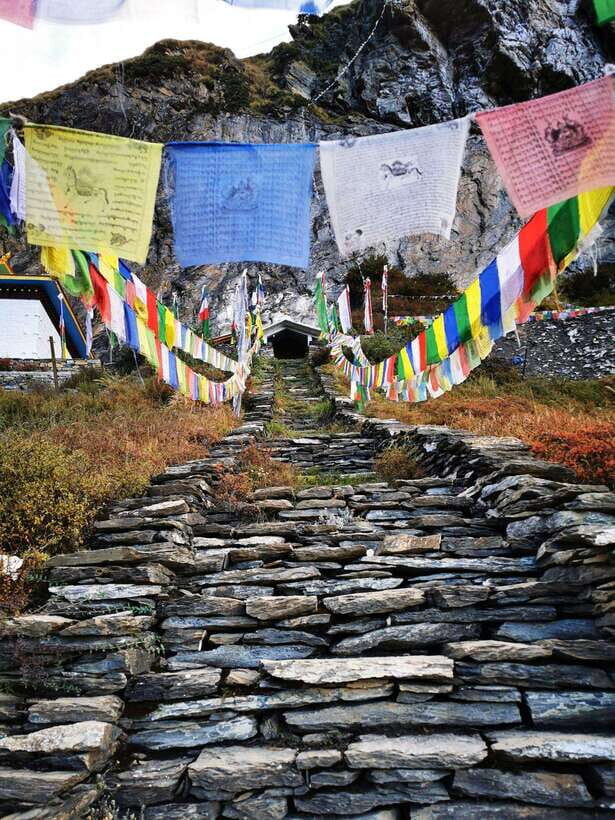 From Kathmandu : 10 - Day Adventurous Annapurna Circuit Trek - Authenticity and Guides: Why They Matter
