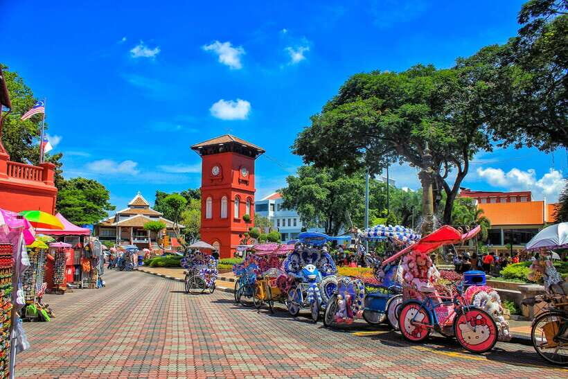 From Kuala Lumpur: Historical Melaka Day Tour with Lunch - Transport and Group Size