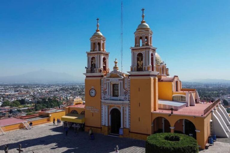 From Mexico City: Day trip to Puebla, Cholula, and Tonantzintla - Exploring Cholula: The Sacred City