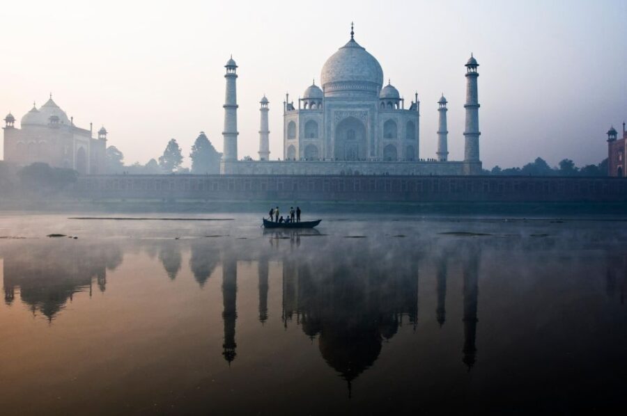 From Mumbai: Agra Sightseeing with Taj Mahal Sunrise - Transport and Timing: How the Day Unfolds
