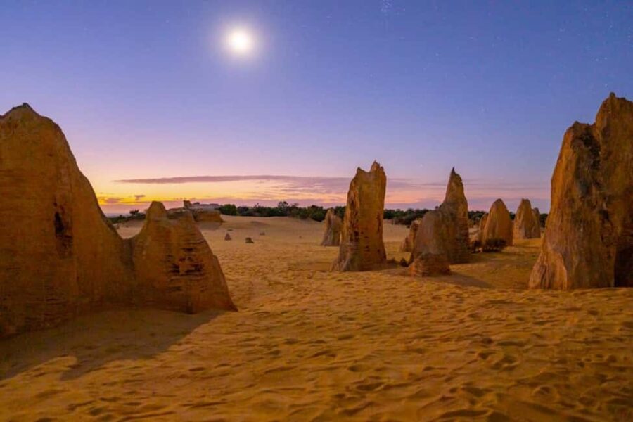 From Perth: Pinnacles Sunset and Stargazing Tour with Dinner - Dinner Under the Stars and Stargazing