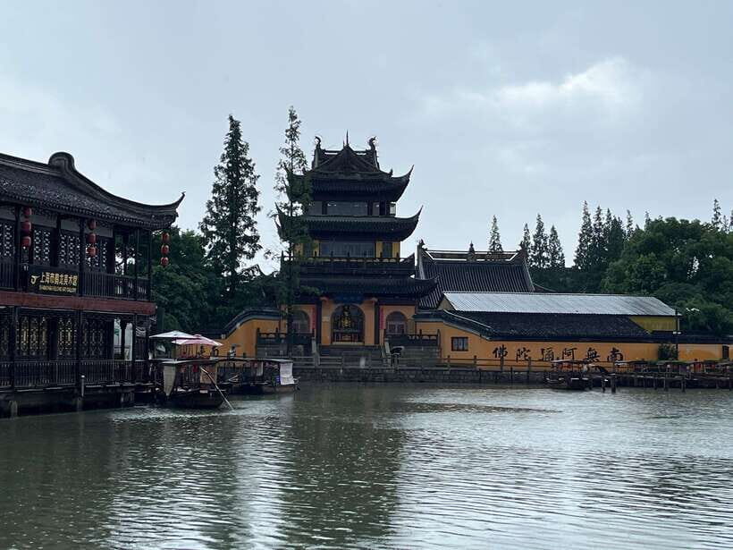 From Shanghai: Water Town Zhujiajiao Tour with Gondola ride - Detailed Breakdown of the Itinerary