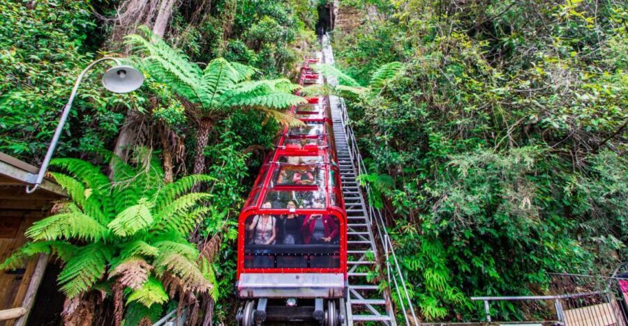 From Sydney: Blue Mountains, Scenic World, Zoo, & Ferry Ride - The Iconic Echo Point and The Three Sisters