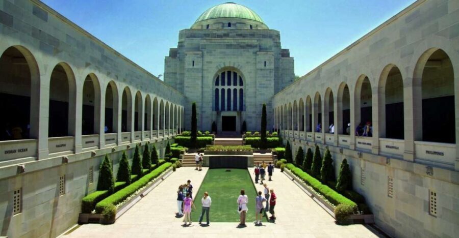 From Sydney: Canberra Day Tour - The Itinerary in Detail