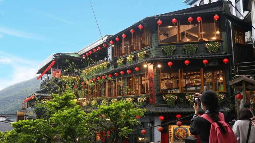 From Taipei: Shifen, Jiufen, and Yehliu Geopark Day Tour - The Overall Experience: A Deep Dive