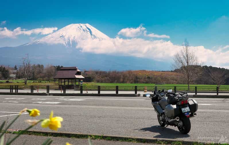 From Tokyo: Private Motorcycle Tour - Fuji, Hakone, Onsen - Riding Options: Passenger or Driver