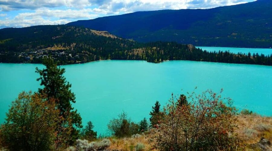 From Vancouver: 2-Day Kelowna Wine, Lake, and Farm Tour - Day Two: Animal Encounters, Small Town Charm & Scenic Parks